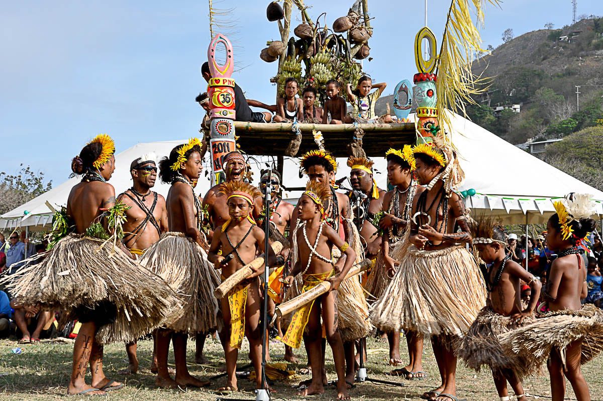 How PNG does festivals - the Hiri Moale festival | Rebecca and the World